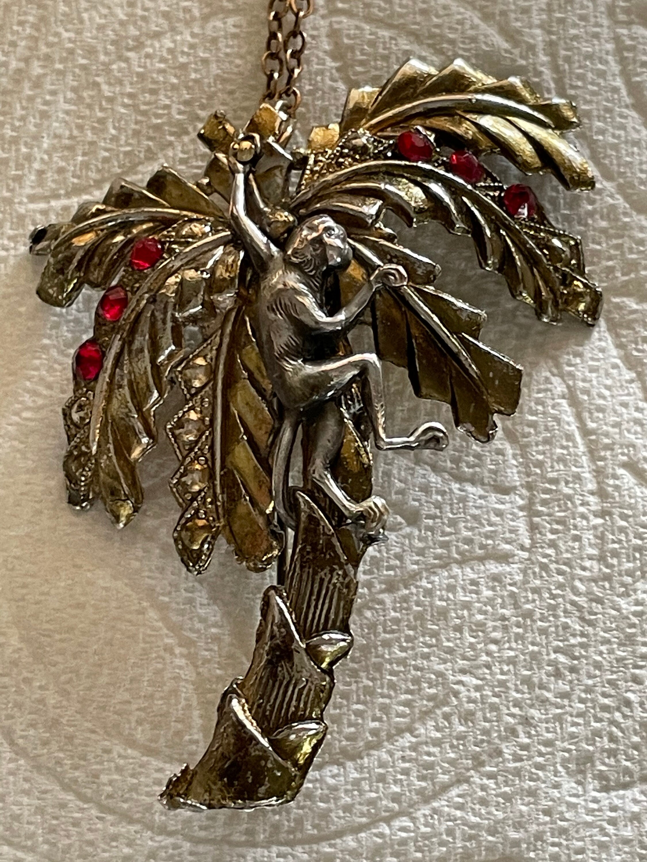 VINTAGE 1940s MONKEY in COCONUT Tree Brooch/pendant - Etsy
