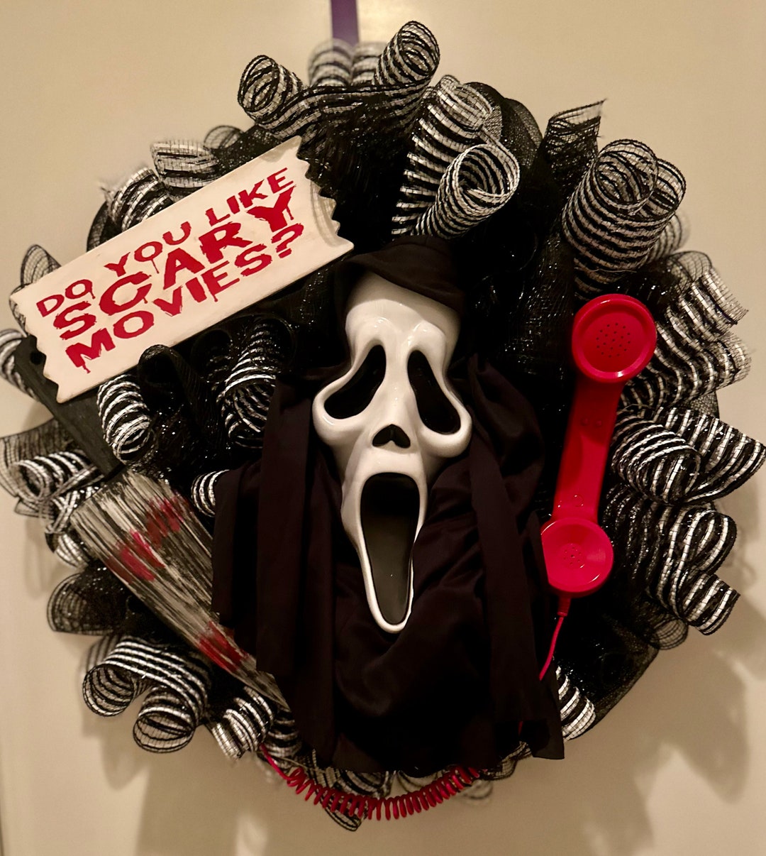 Scream Wreath, Horror Movie Fan Must Have: Ghostface Halloween Wreath ...