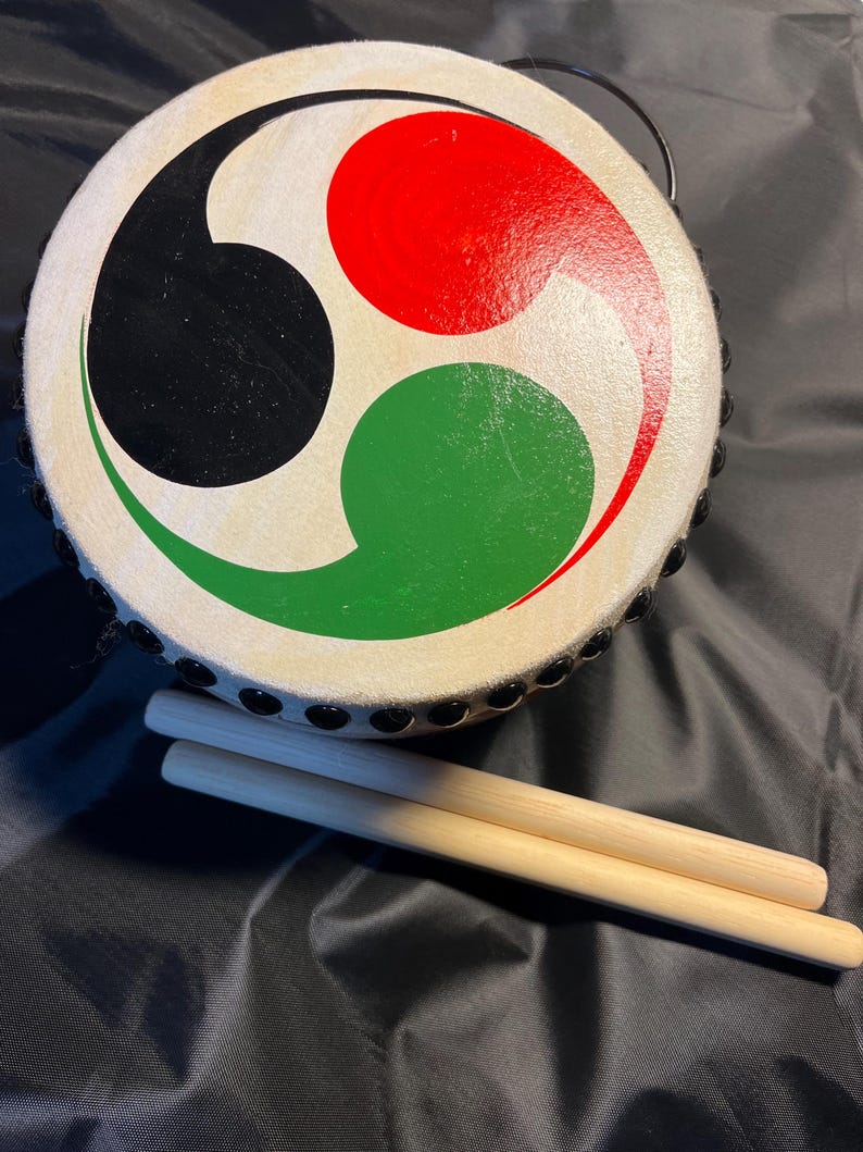 Traditional Japanese Drum - Tomoe Crest Design (symbolizing Strength ...