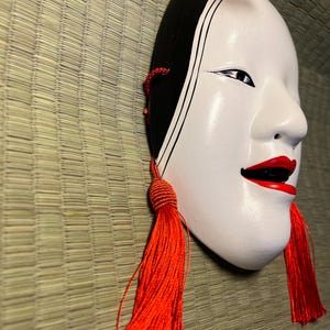 Noh Mask – Traditional Japanese Art | Zou-onna Statue | Includes ...