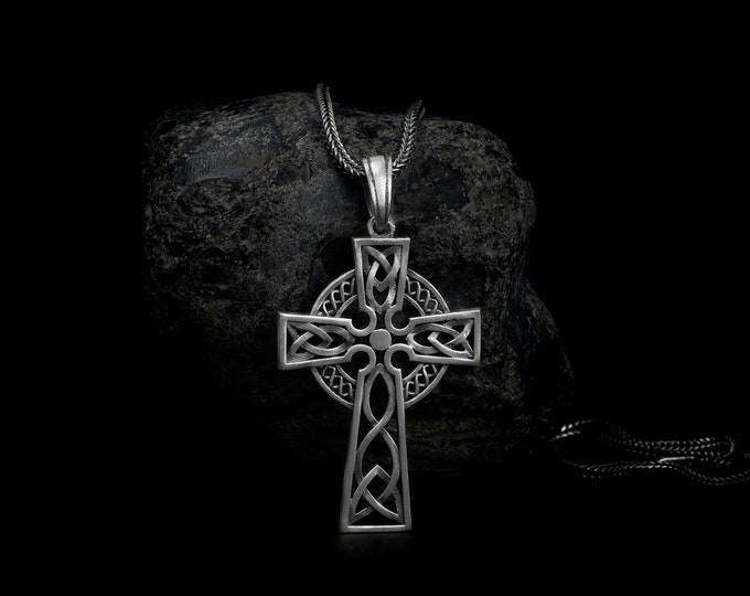 Vintage MMA 1977 Gold Irish Trinity Cross Pendant - NMD Metropolitan ...