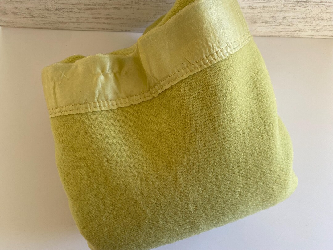 Vintage JCP Golden Dawn Yellow-green Blanket, 100% Wool, Vintage Yellow ...