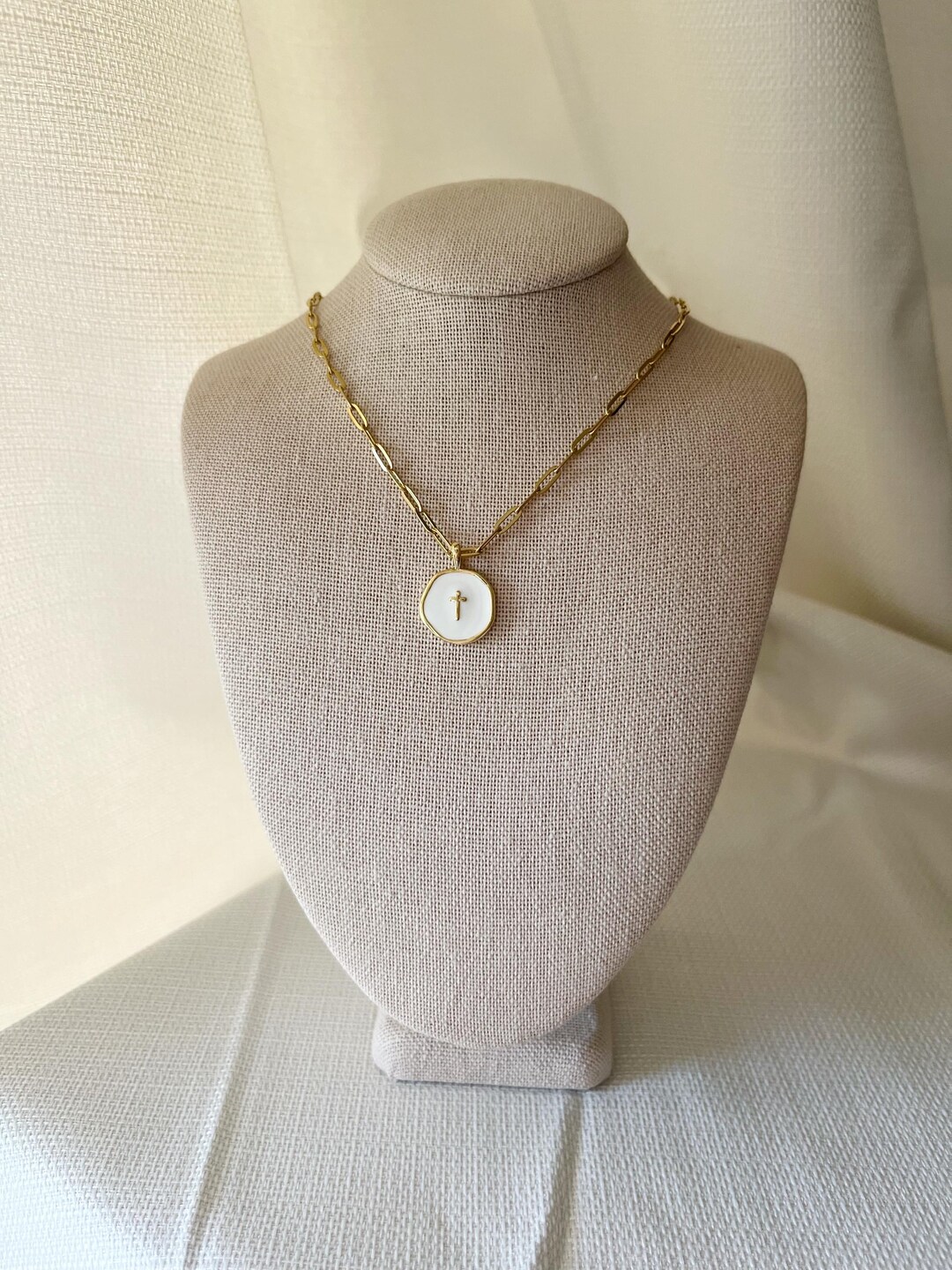 Dainty Cross Pendant Necklace - Etsy