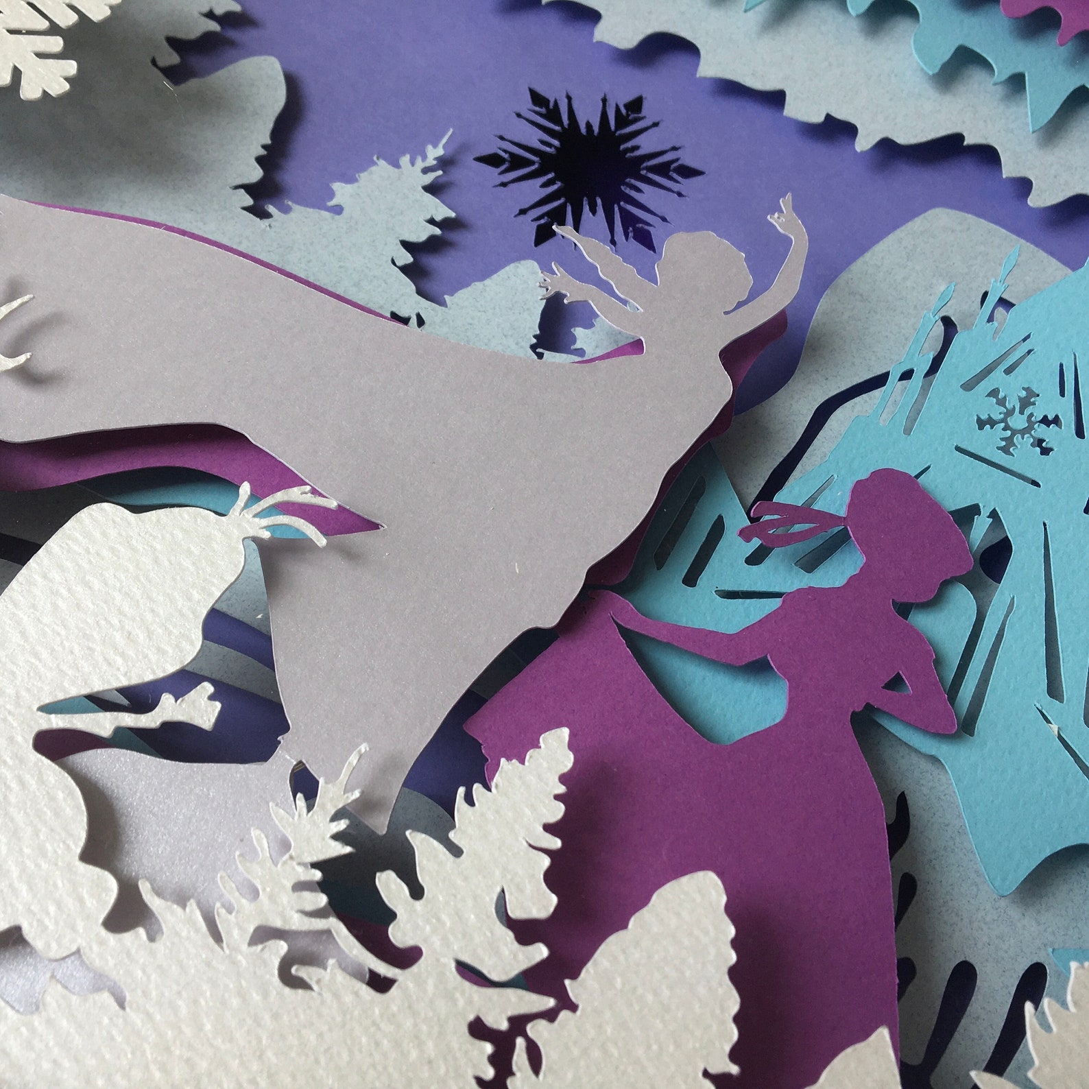 Frozen Elsa and Ana Paper Cutting Light Box 6 LAYER Template | Etsy