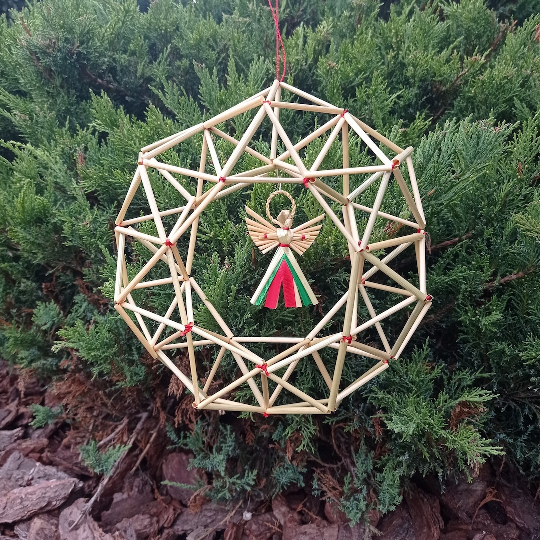 DIY Kit & Pattern: Modern Geometric Holiday Wreath. Dodecahedron ...