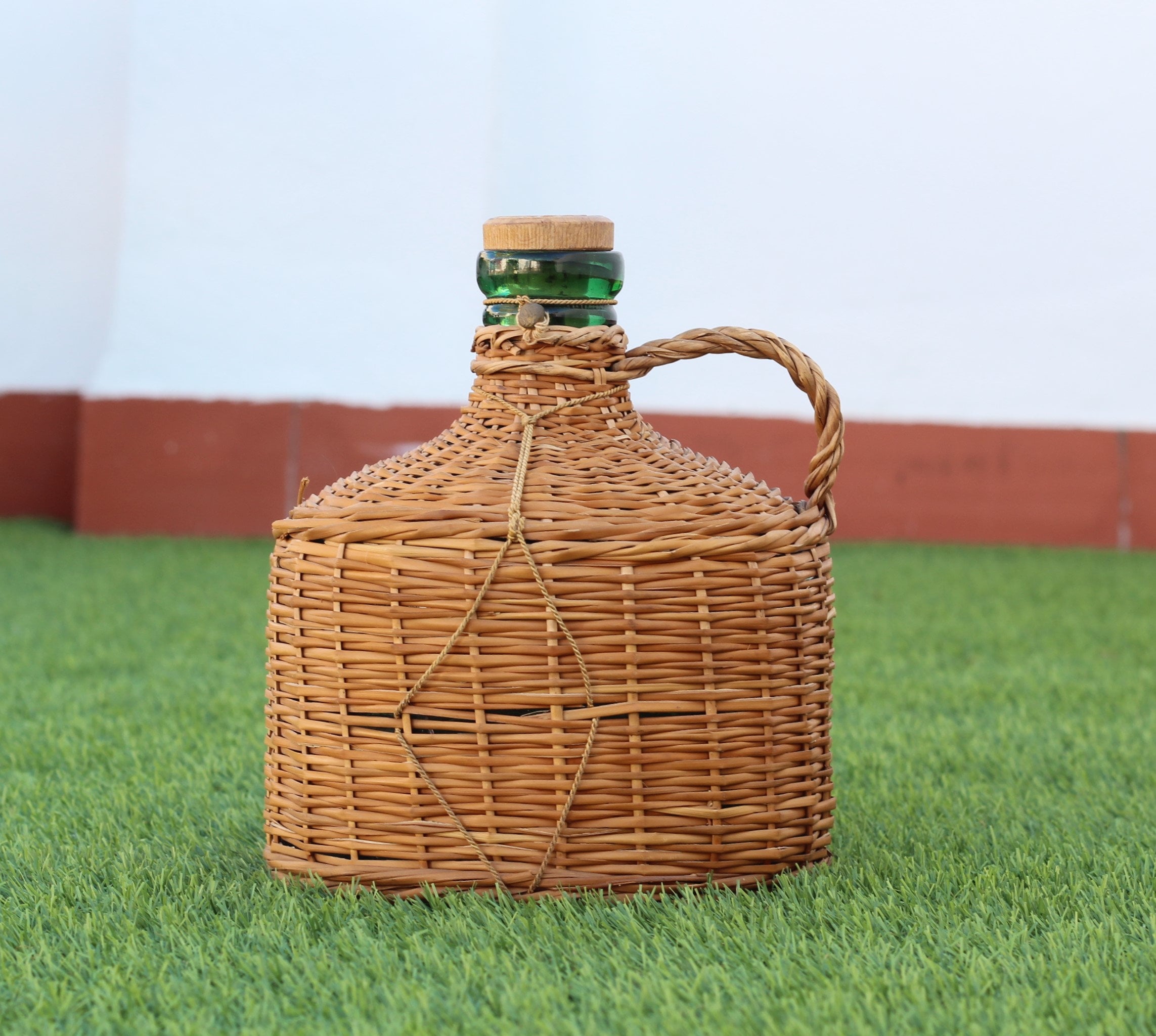 Damajuana cubierta de mimbre, Botella vieja, Botella de colonia ...