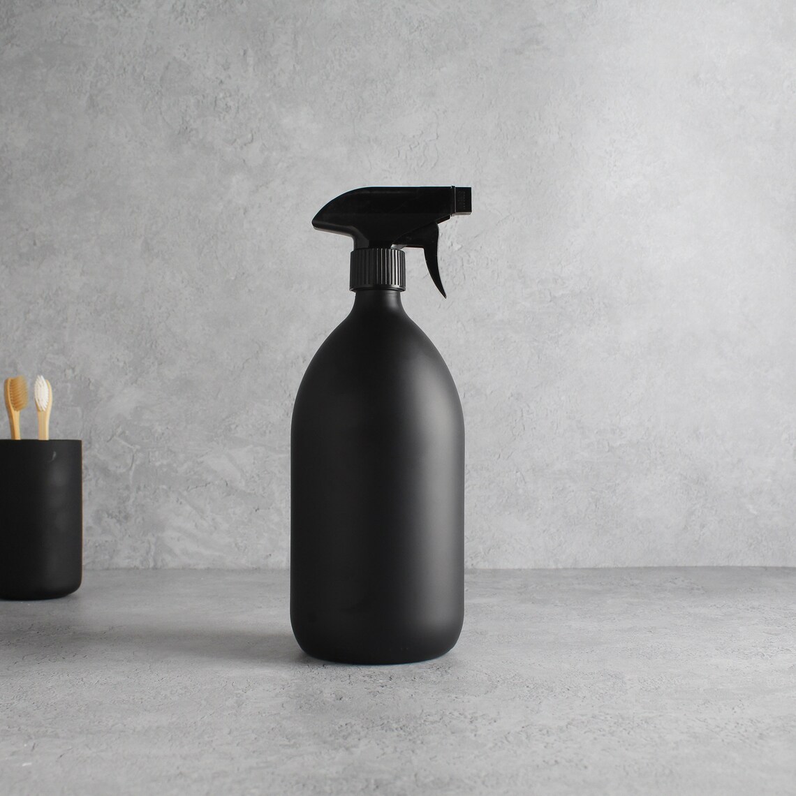 Matte Black Glass Spray Bottle - Refillable Coloured Trigger Spray ...