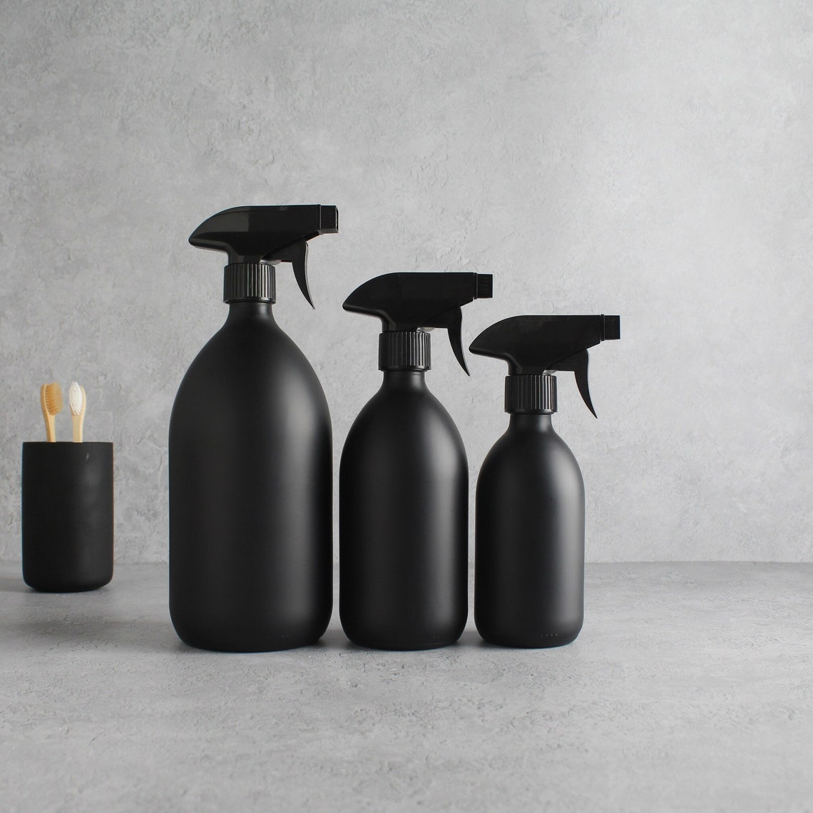 Matte Black Glass Spray Bottle - Refillable Coloured Trigger Spray ...