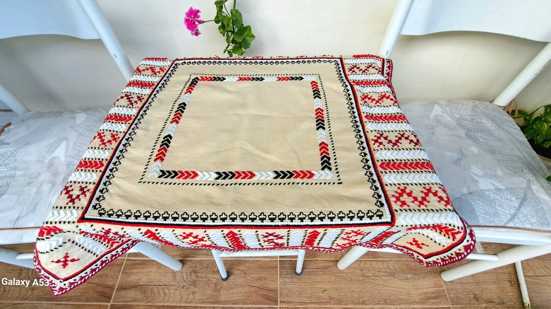 Retro Square Tablecloth With Unique Embroidery Handcraft Art Textiles ...