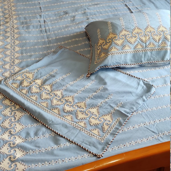 Vintage Bed Linens - Etsy