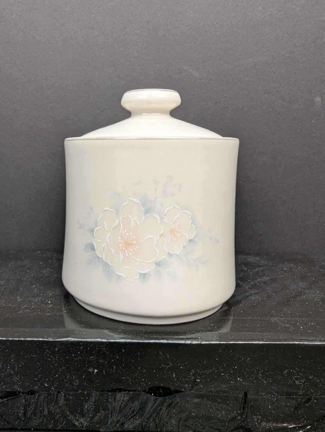 China Pearl Stone Ware 1988 COA Two Sided Floral Pattern Sugar Bowl ...
