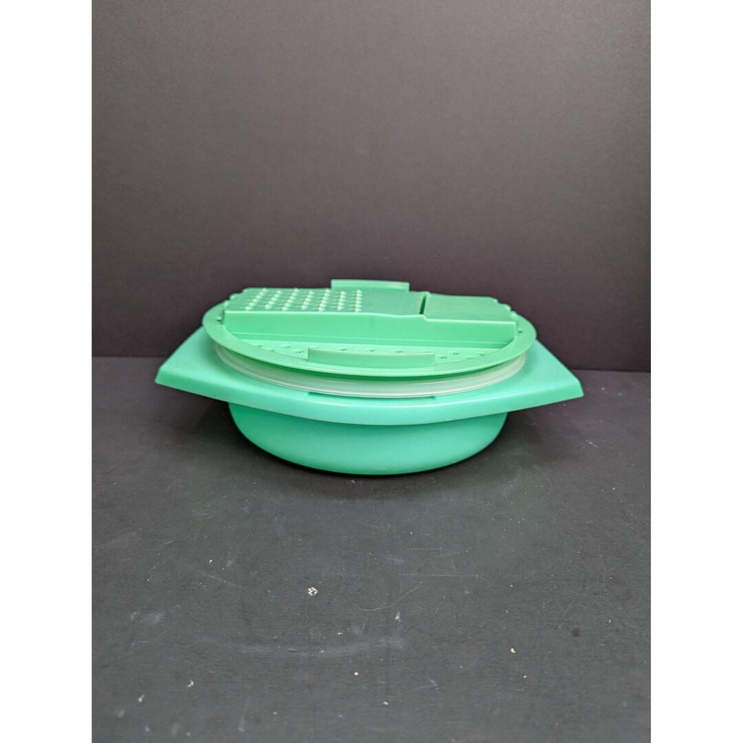 Vntg Tupperware Jadite Green Cheese Grater Shredder With Bowl and Lid ...