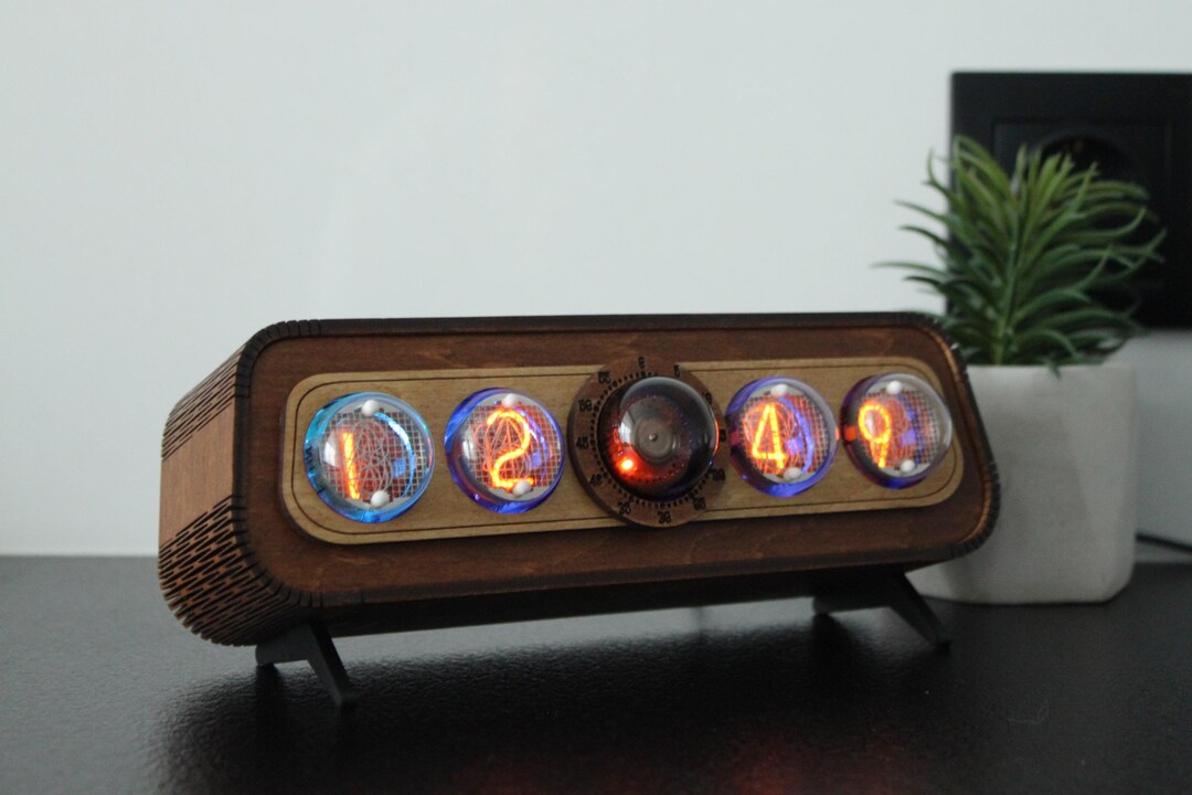 Nixie Tube Clock, Large Desk Clock, IN-4 & Dekatron Og-4 - Etsy