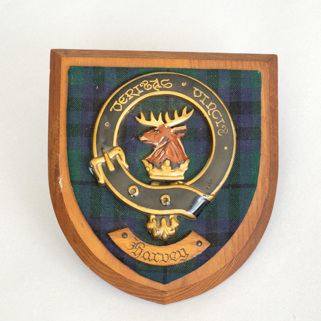 Vintage Scottish Clan Harvey Crest Plaque – Veritas Vincit Motto ...