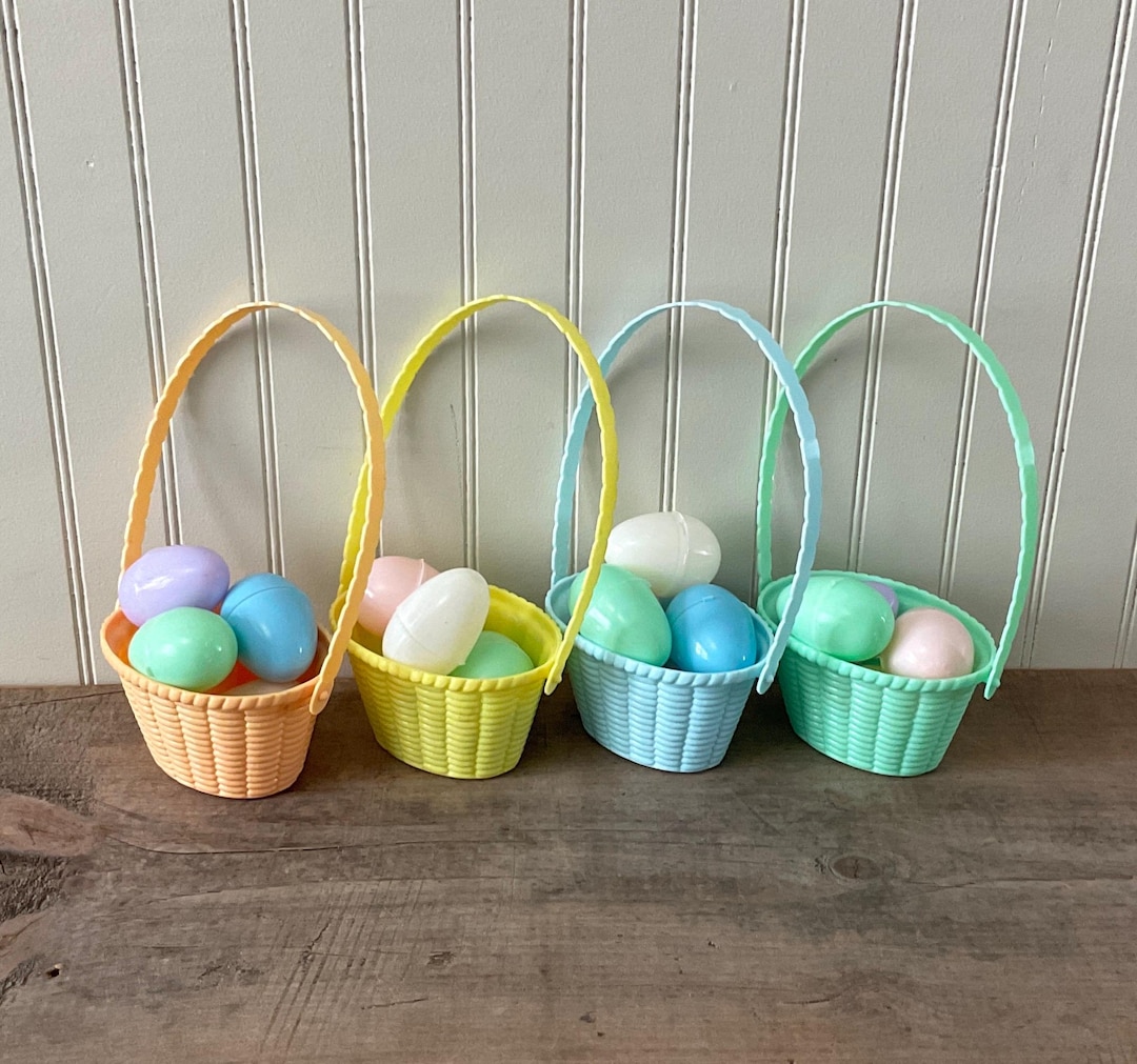 Vintage Easter Baskets With Eggs, Set of 4 Small Plastic Woven Look ...