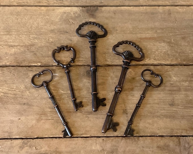 Skeleton Keys Vintage Style, Set of 5 Faux Keys for Antique Style Decor ...
