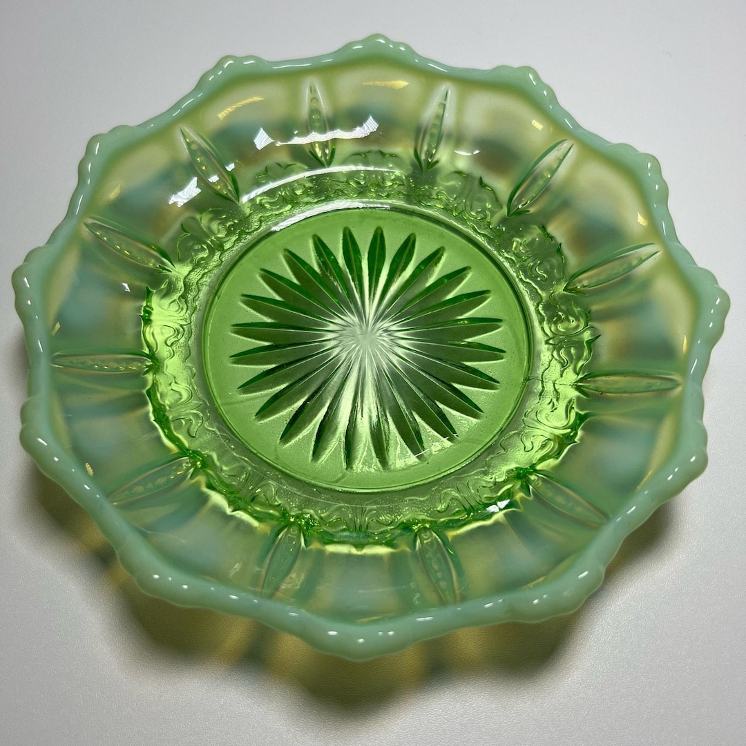 Vintage Jefferson Glass Green Opalescent Iris Meander Fleur De Lis Dish ...