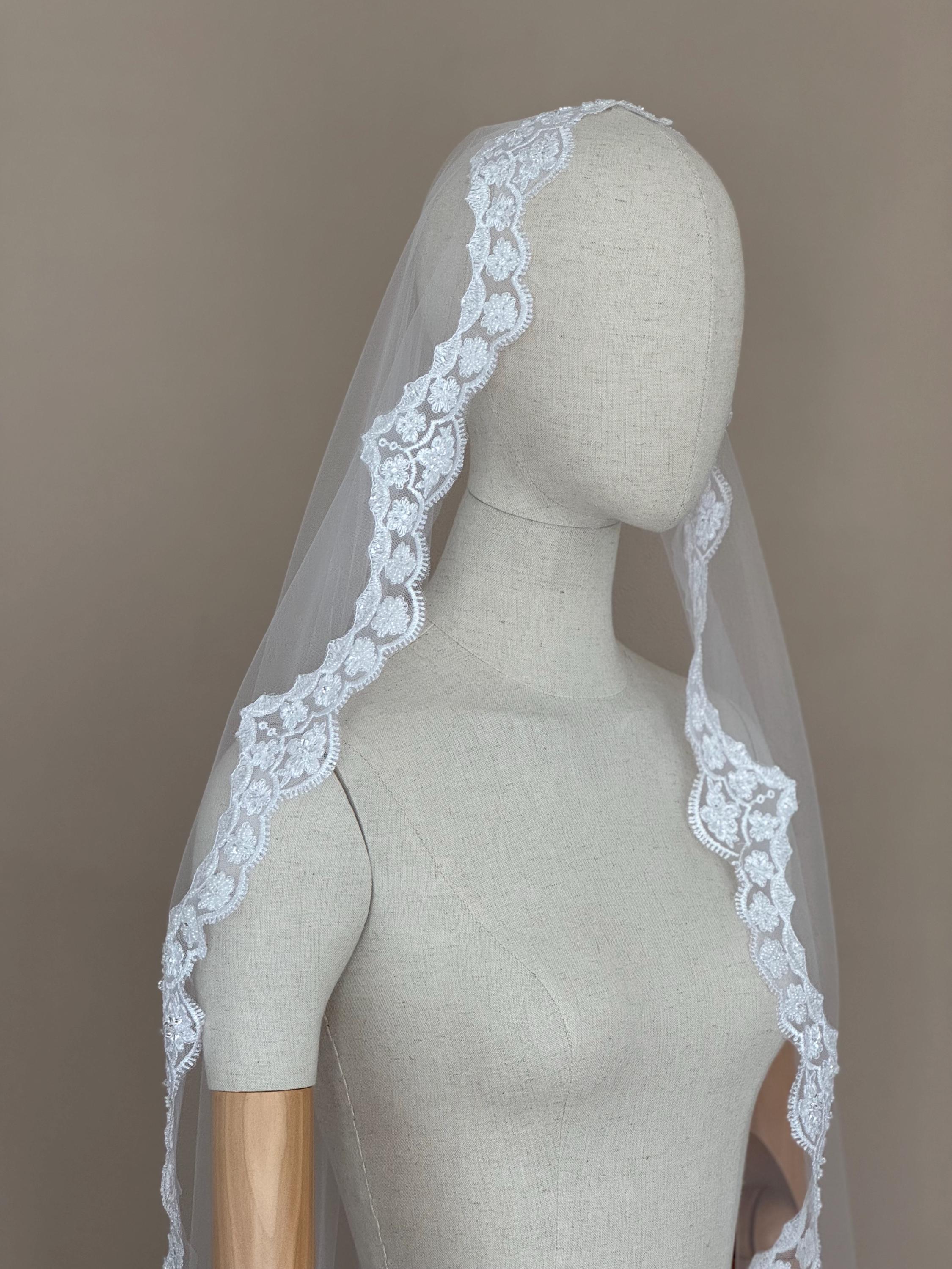 White Veil, Bridal Mantilla Veil, Mantilla Lace Veil, White Lace ...