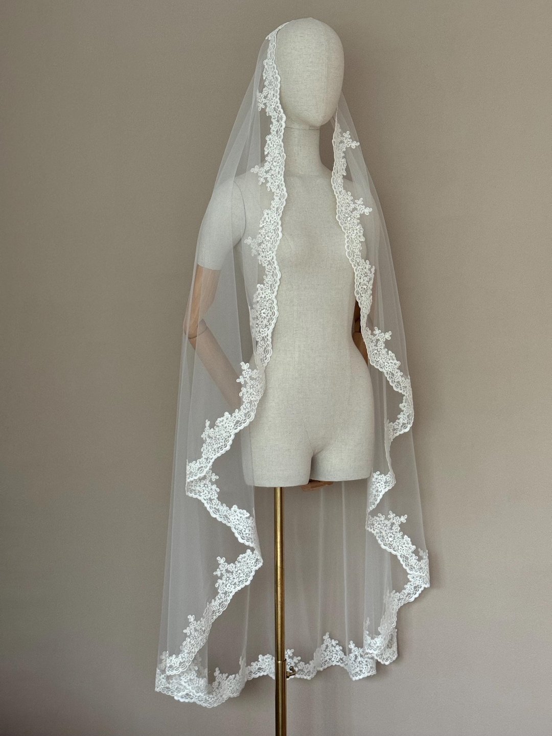 Ivory Mantilla Fingertip Wedding Veil, Rose Lace Bridal Veil, Romantic ...