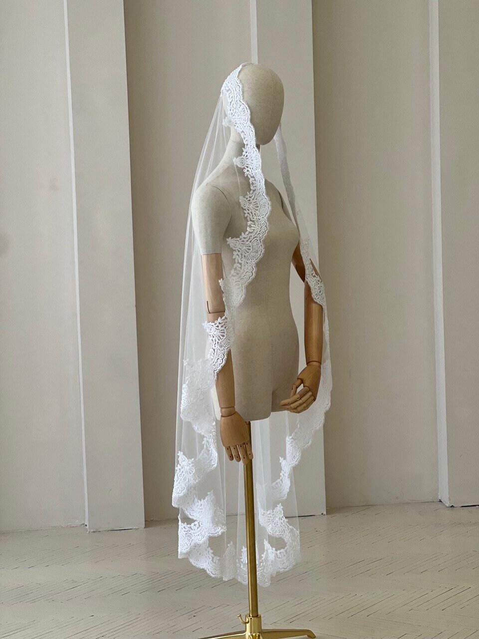 Mantilla Lace Veil, Lace Wedding Veil Fingertip, Rose Lace Veil, Veil ...