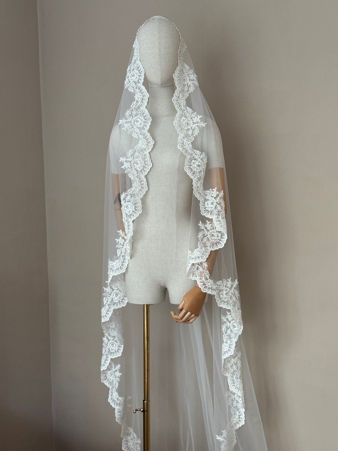 White Mantilla Lace Veil, White Lace Wedding Veil Fingertip, Rose Lace ...