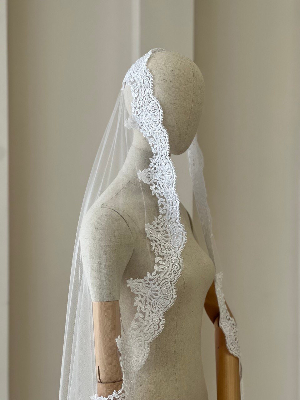 Mantilla Lace Veil, Lace Wedding Veil Fingertip, Rose Lace Veil, Veil ...