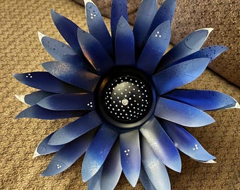 Multi Layered Aluminum Flowers From Recycled Cans in Multiple Colors ...
