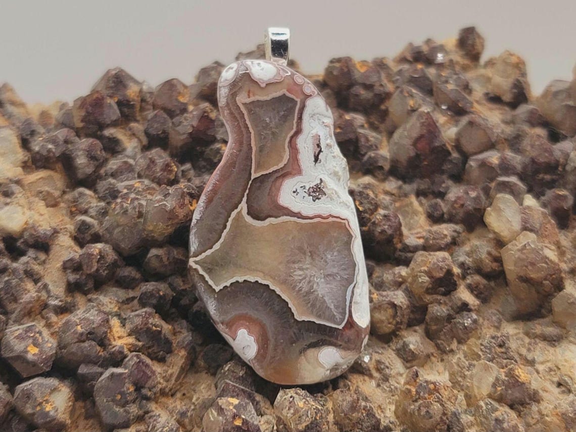Nova Scotia Agate Limb Cast Pendant - Etsy
