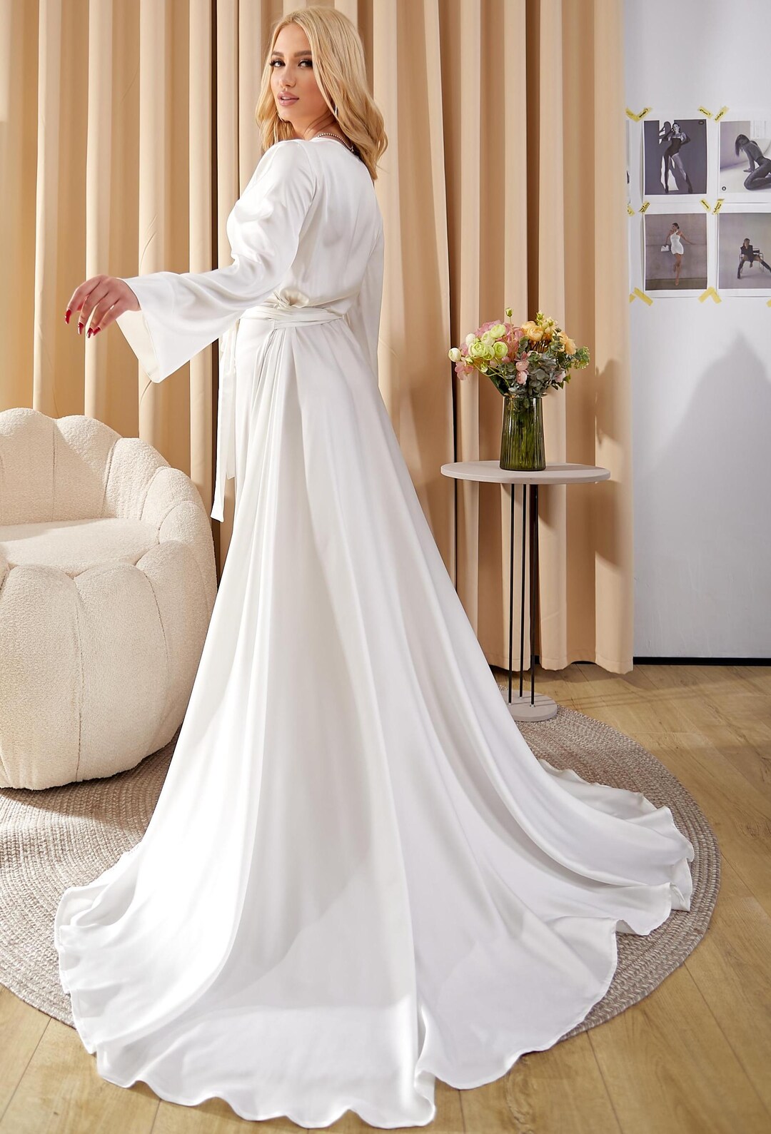 Luxurious White Bridal Robe Train - Floor-length for the Bride, Wedding ...
