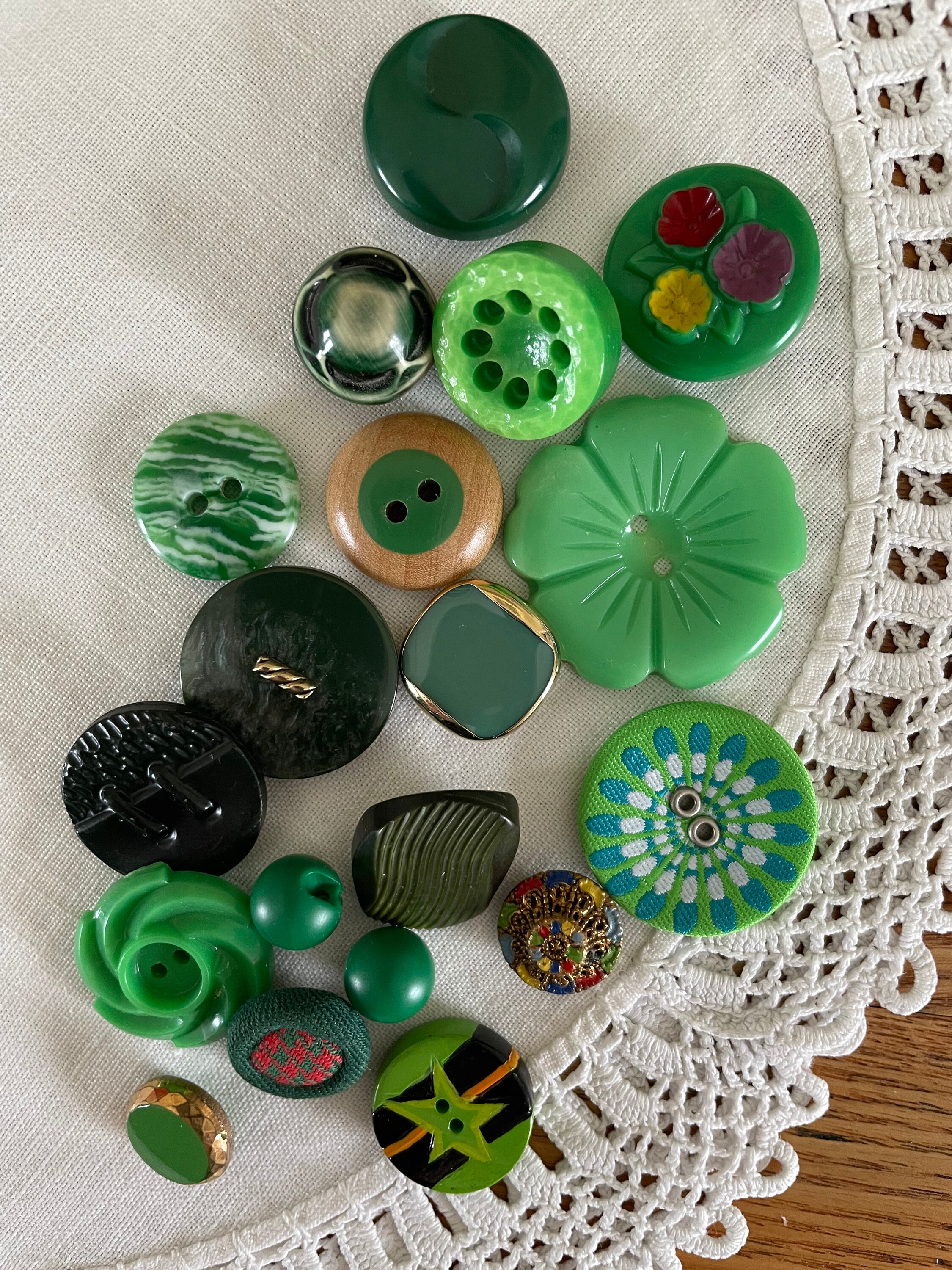 Vintage Button Collection, 19 Green Buttons - Etsy
