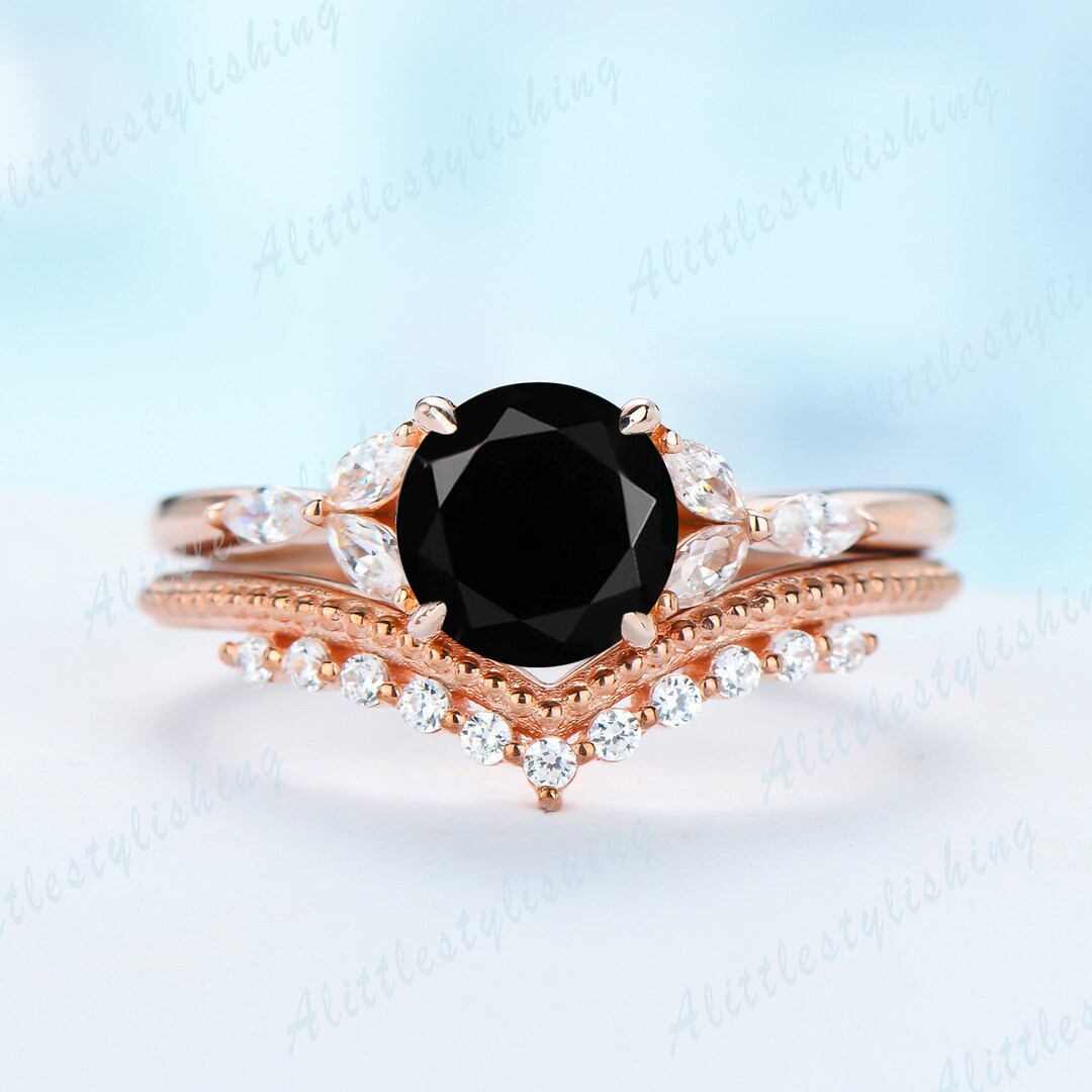 Unique Round Shaped Engagement Ring Curved Moissanite Diamond Ring ...