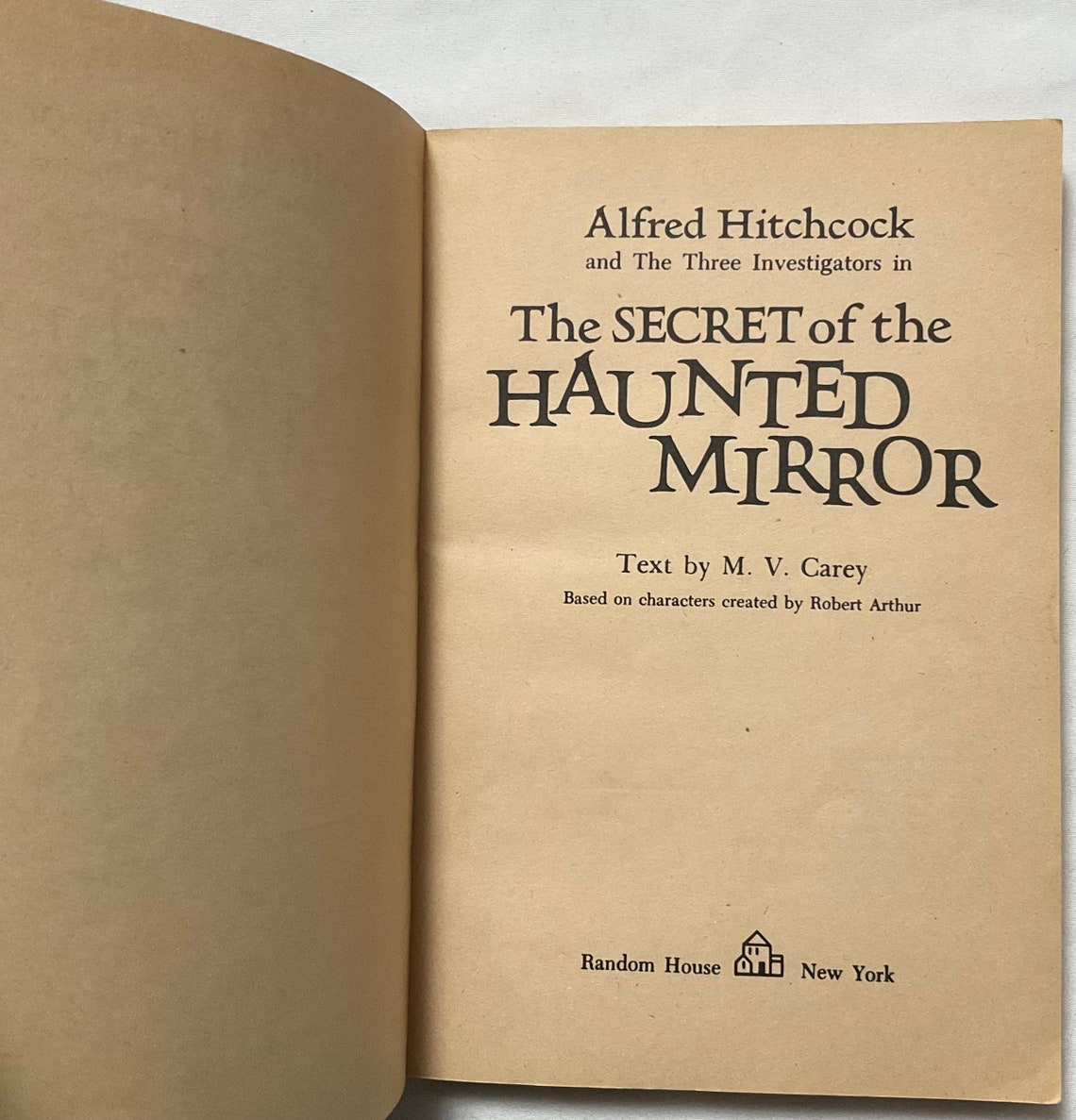 Alfred Hitchcock and the Three Investigators 21 the Secret of the ...