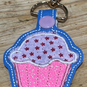 In the Hoop Cupcake Key Fob - Machine Embroidery Designs - Etsy