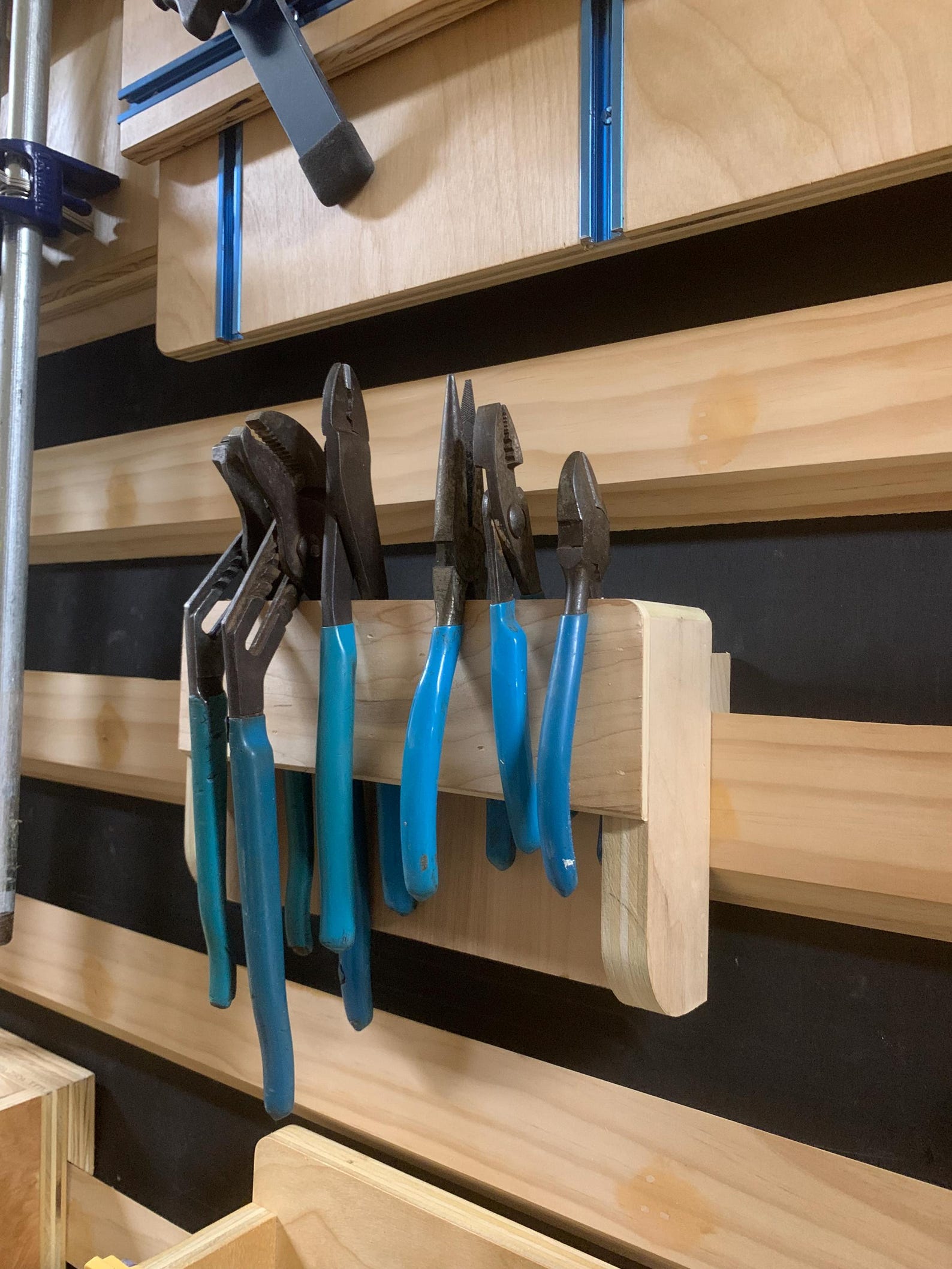 French Cleat Pliers Holder Plans: DIY Tool Organizer (metric Build ...