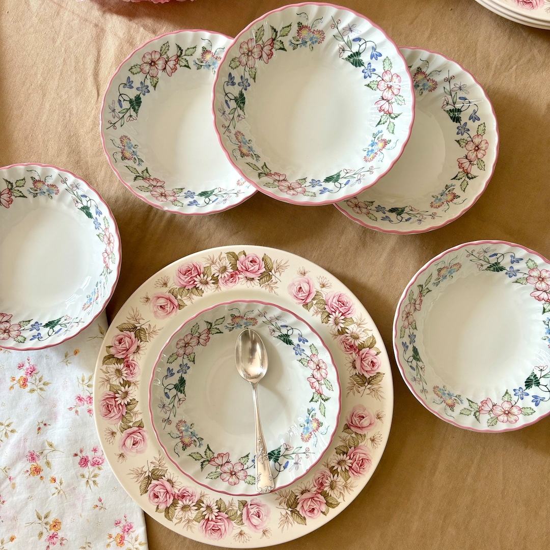 6 Small Vintage cap Plates in English Earthenware With Wavy Edge and ...