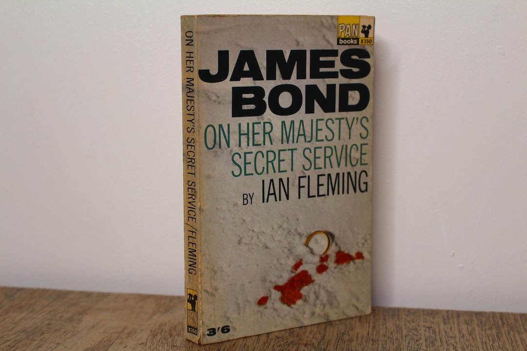 James Bond: on Her Majesty's Secret Service by Ian Fleming - Vintage ...