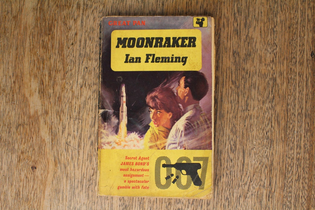 James Bond: Moonraker by Ian Fleming - Vintage 1962 Pan Books Edition ...