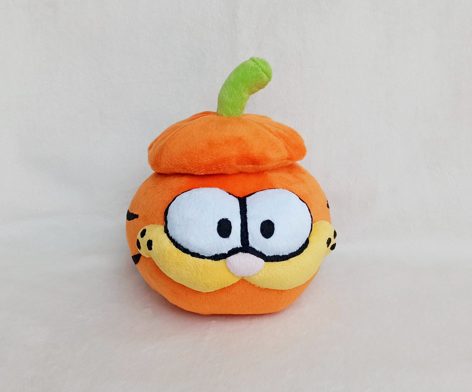 Garfield Plush, Pumpkin Garfield, Comic Strip Character Cartoon Funnies ...