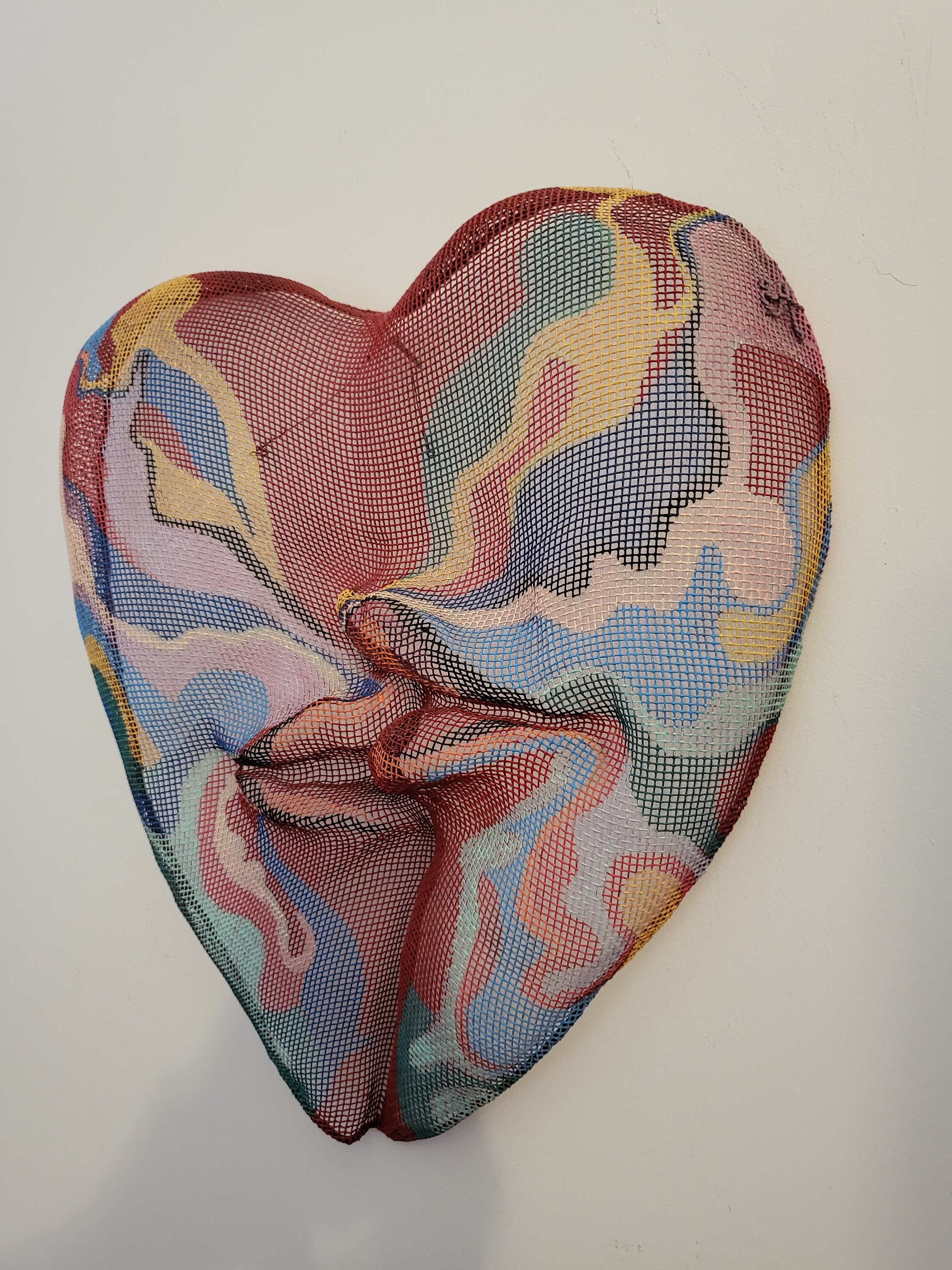 Wire Mesh 3D Kissing Lips Sculpture, Rainbow Head Wall Art, Abstract ...
