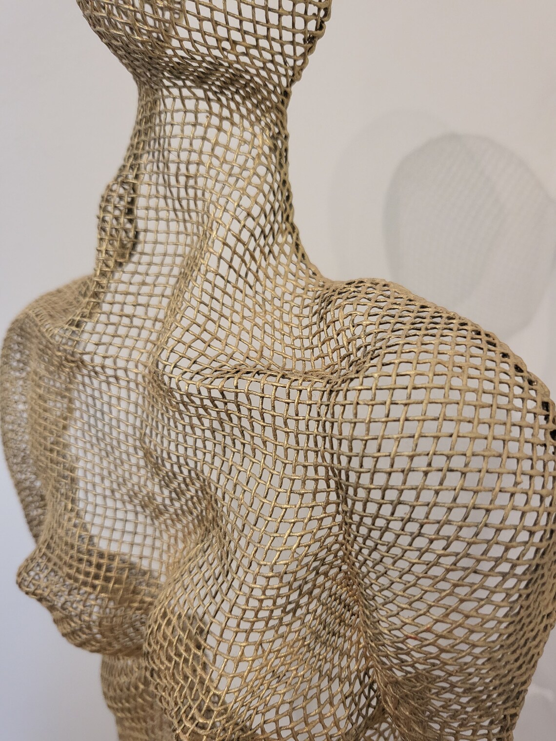 Statues Sculpture, Sculpted Nude Wire Woman, Exquisite Iron Mesh Art ...