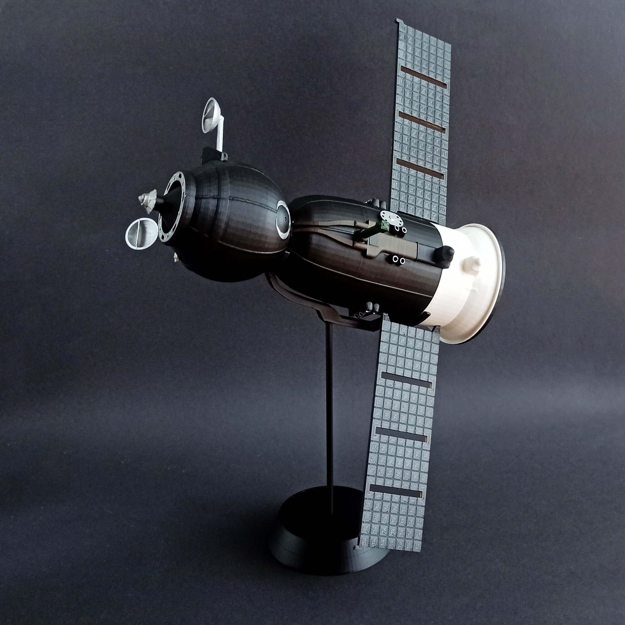Soyuz Spacecraft Model Kits