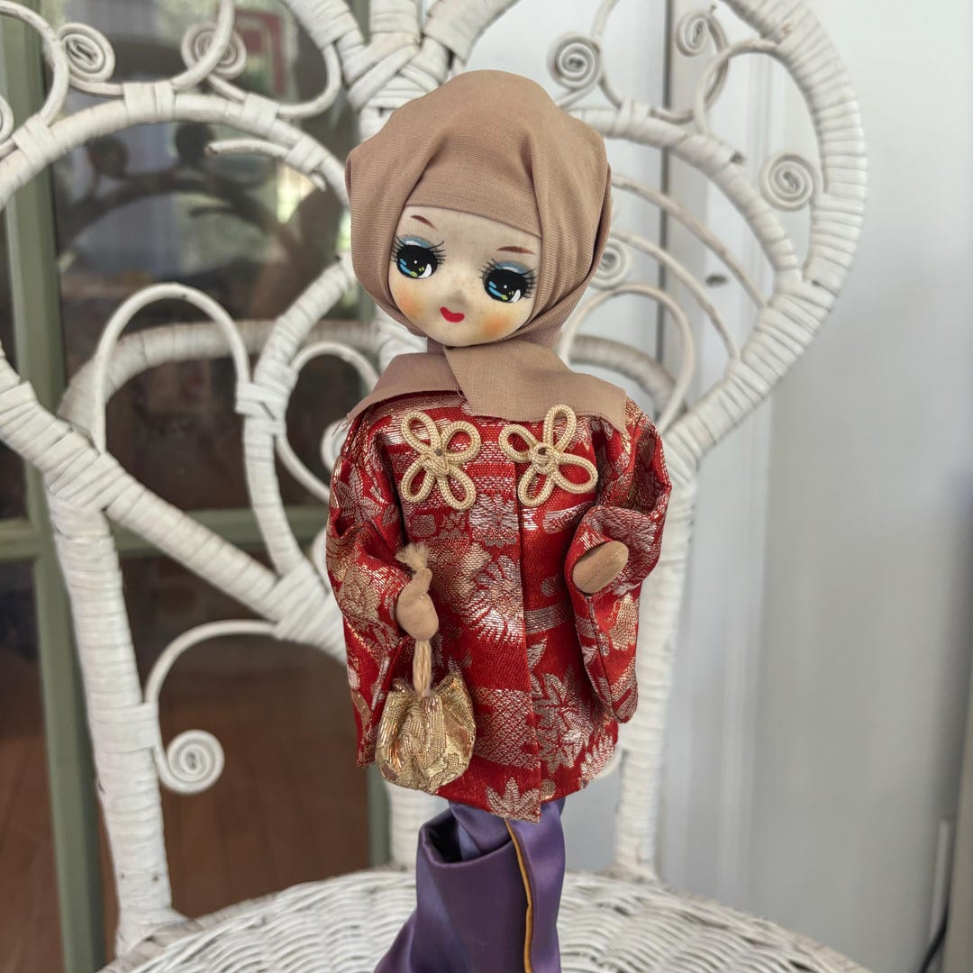 Vintage 1960s Geisha Big Eye Pose Doll in Red 13 - Etsy