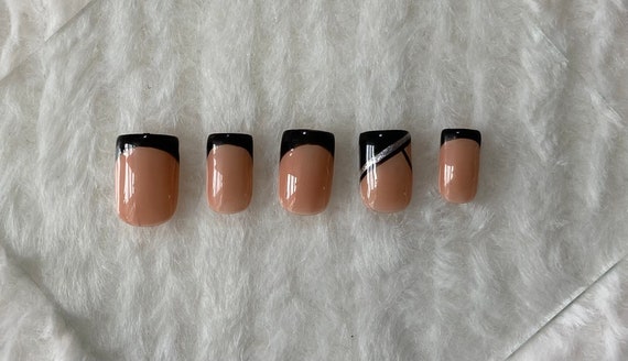 Oblique Acrylic Nails