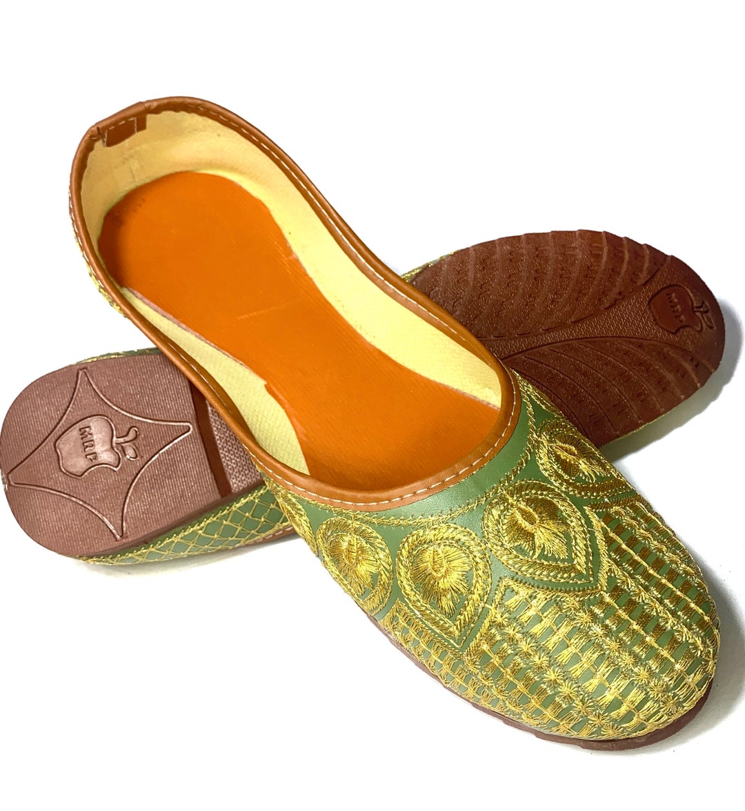 Golden Thread Embroidered Jutti, Ethnic Fashion, Traditional Indian ...