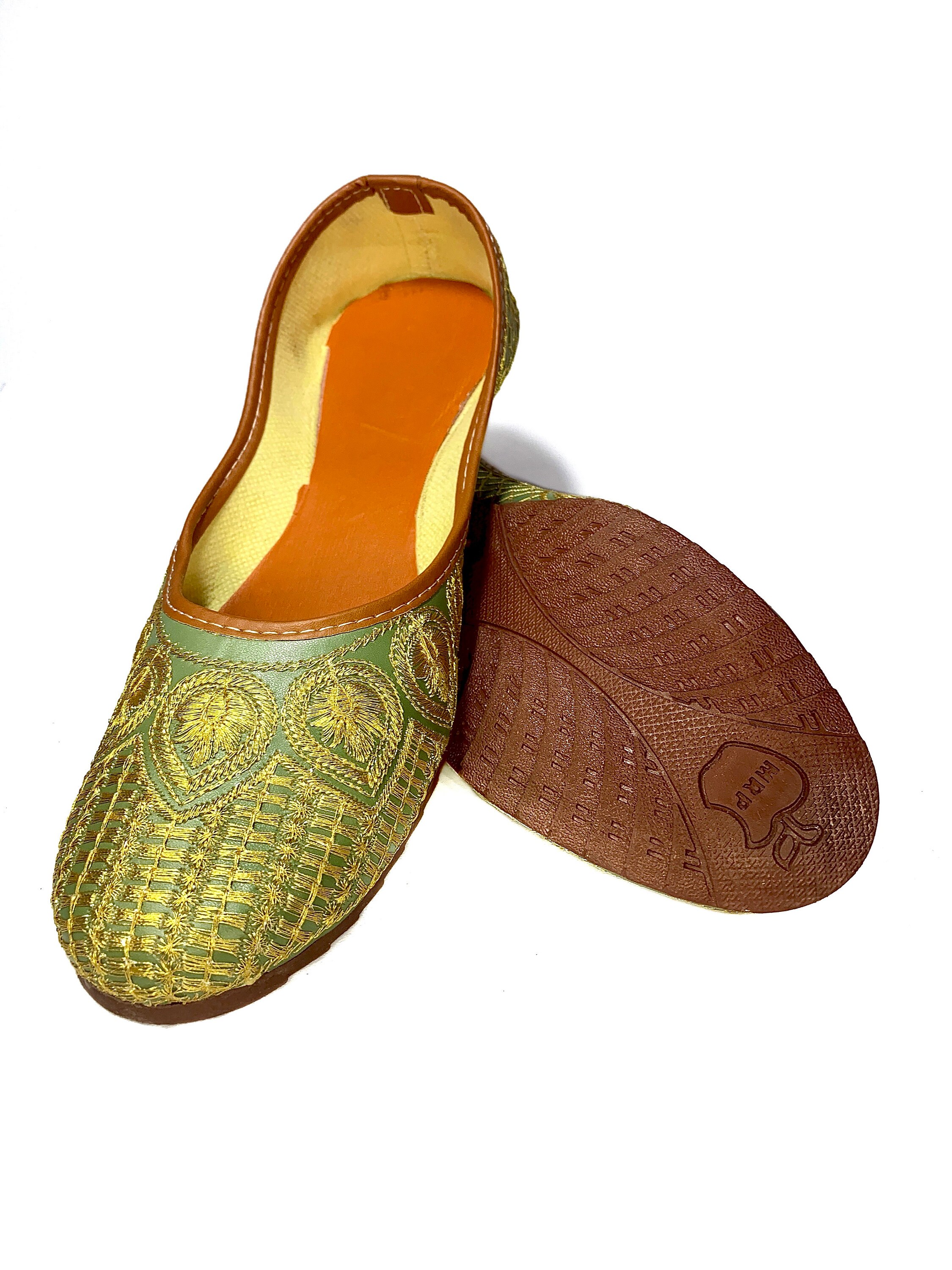 Golden Thread Embroidered Jutti, Ethnic Fashion, Traditional Indian ...