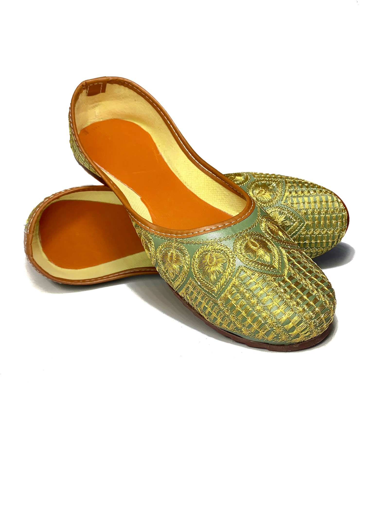 Golden Thread Embroidered Jutti, Ethnic Fashion, Traditional Indian ...