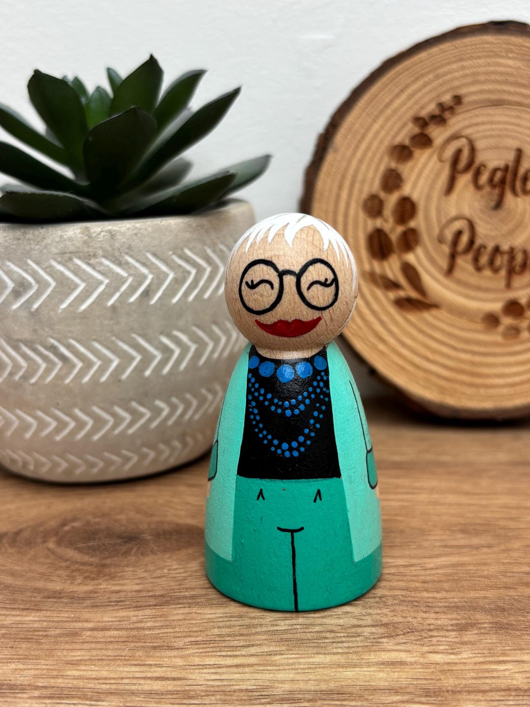 Iris Apfel Peg Doll, Inspirational People, Little People Big Dreams ...