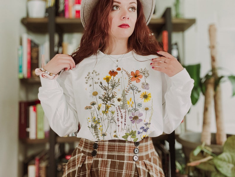 Botanical Pressed Flowers Sweatshirt Autumn Botanical Pullover - Etsy