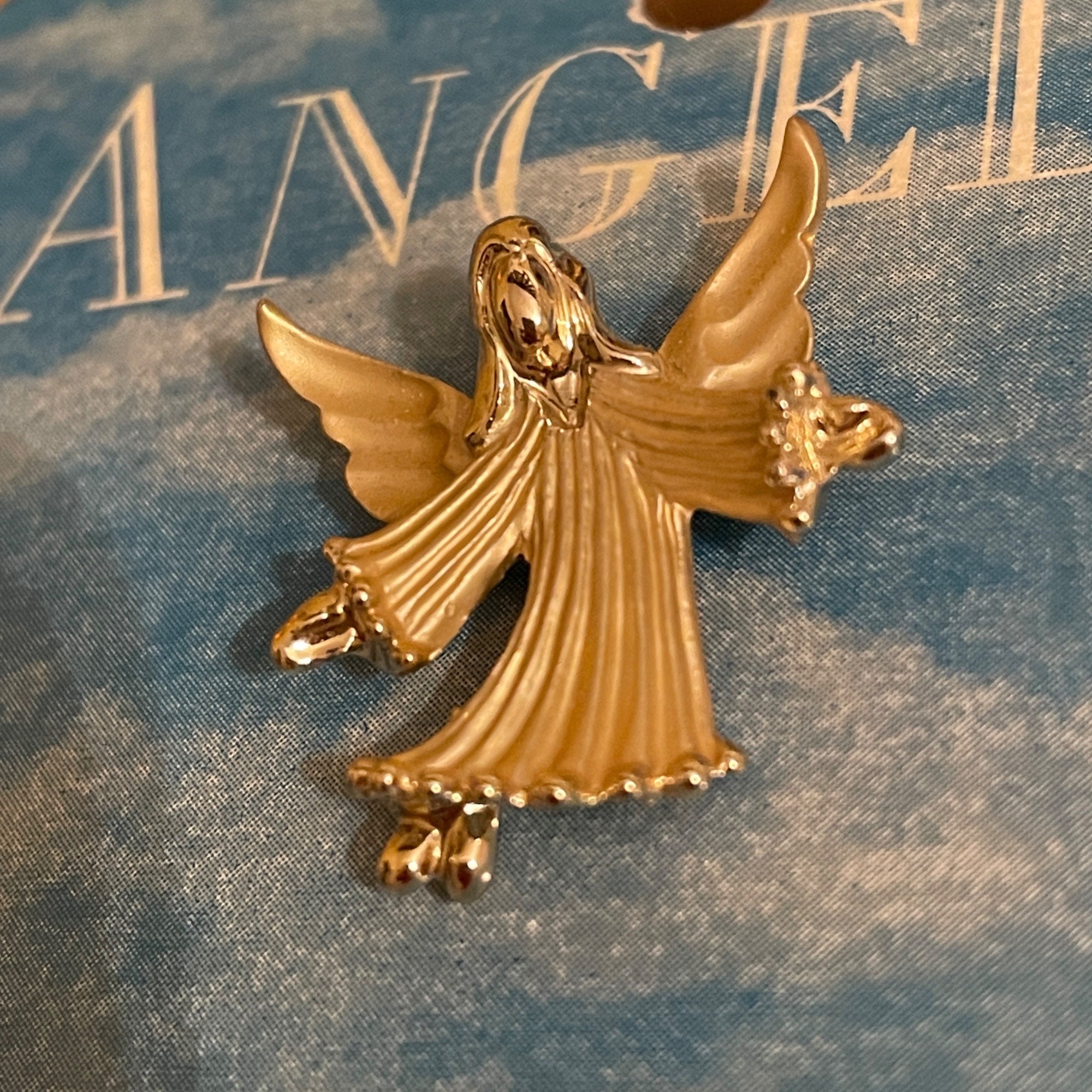 1995 Rare Angela Your Guardian Angel heavenly, Inc. Golden Lapel Pin - Etsy