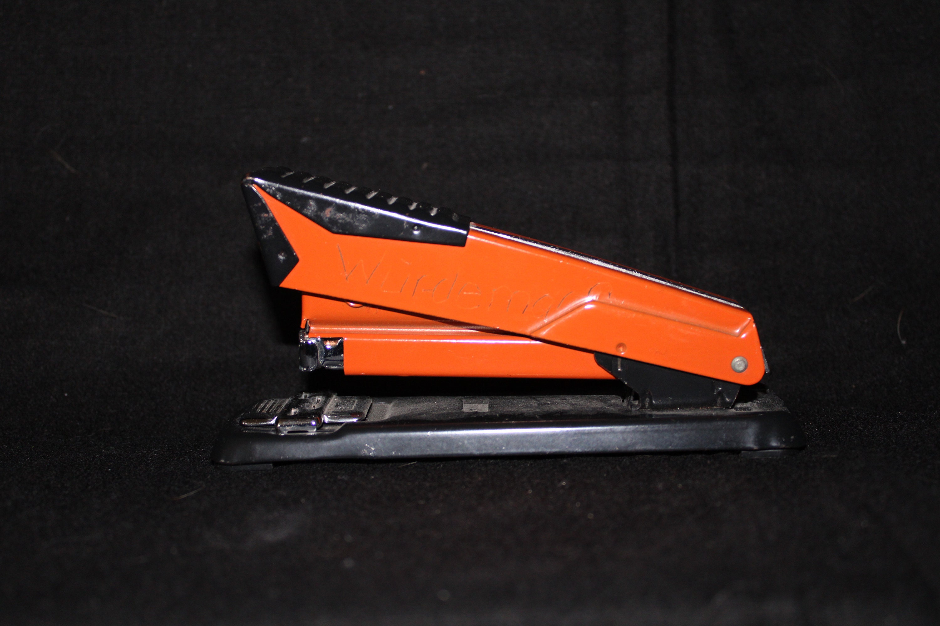 Great 70s Tucker / Stapler Esco Senator in Organs and Black. - Etsy UK